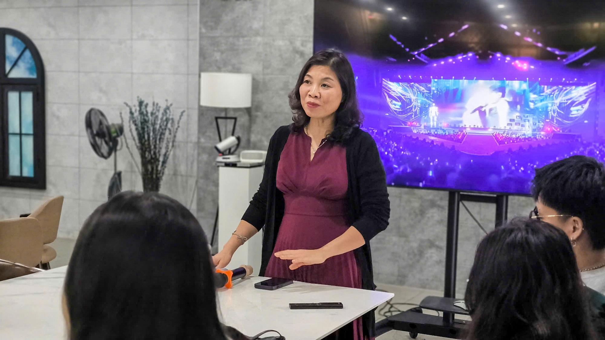 Hơn 100 sinh viên ĐH Kiến trúc Hà Nội tham quan và trải nghiệm tại Eurotile Center Hà Nội | bởi ...